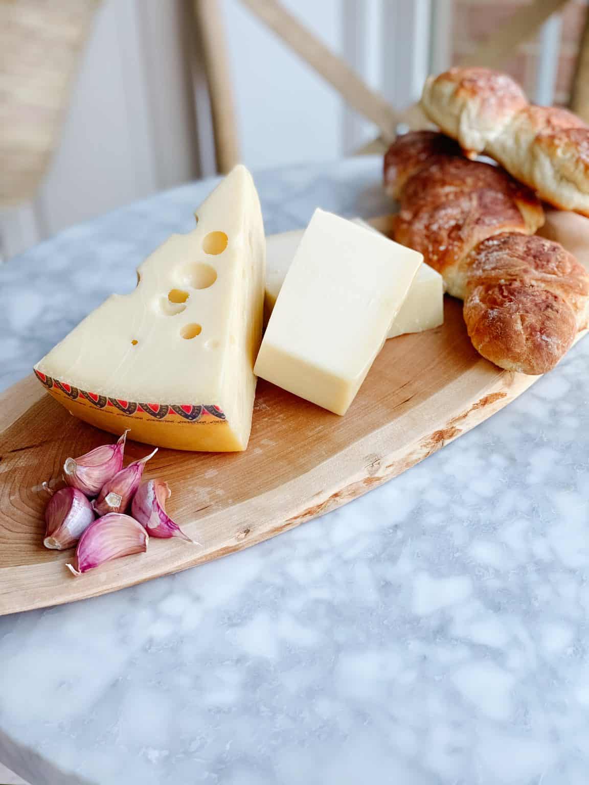 Authentic Swiss Cheese Fondue Le Chef S Wife