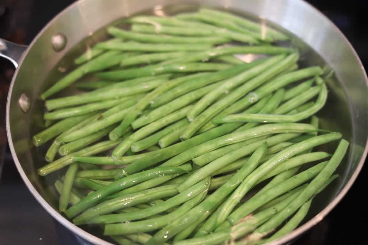 Sautéed Haricots Verts (French Green Beans) - Le Chef's Wife